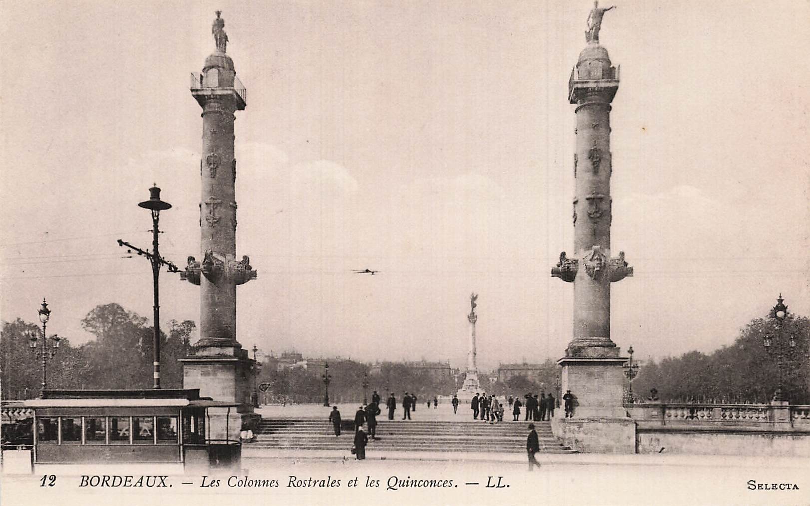 33 BORDEAUX LES Colonnes Rostrales Et Les Quinconces EUR 5,00 - PicClick FR